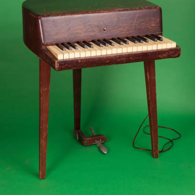 Rhodes Pre Piano 1946 Stain | Reverb