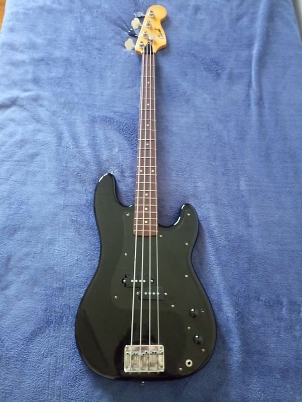 Basso 4 corde Clash tipo Precision | Reverb