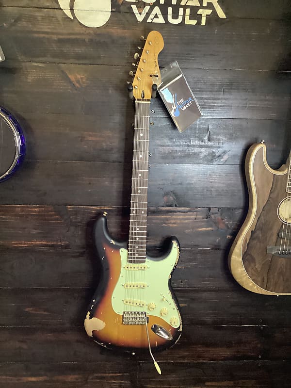 Vintage Stratocaster (icon series) 2021 - Distressed Sunburst | Reverb