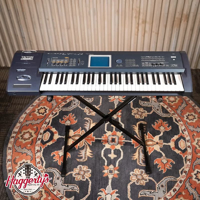 Korg Triton Extreme Music Workstation/Sampler with Hardshell | Reverb