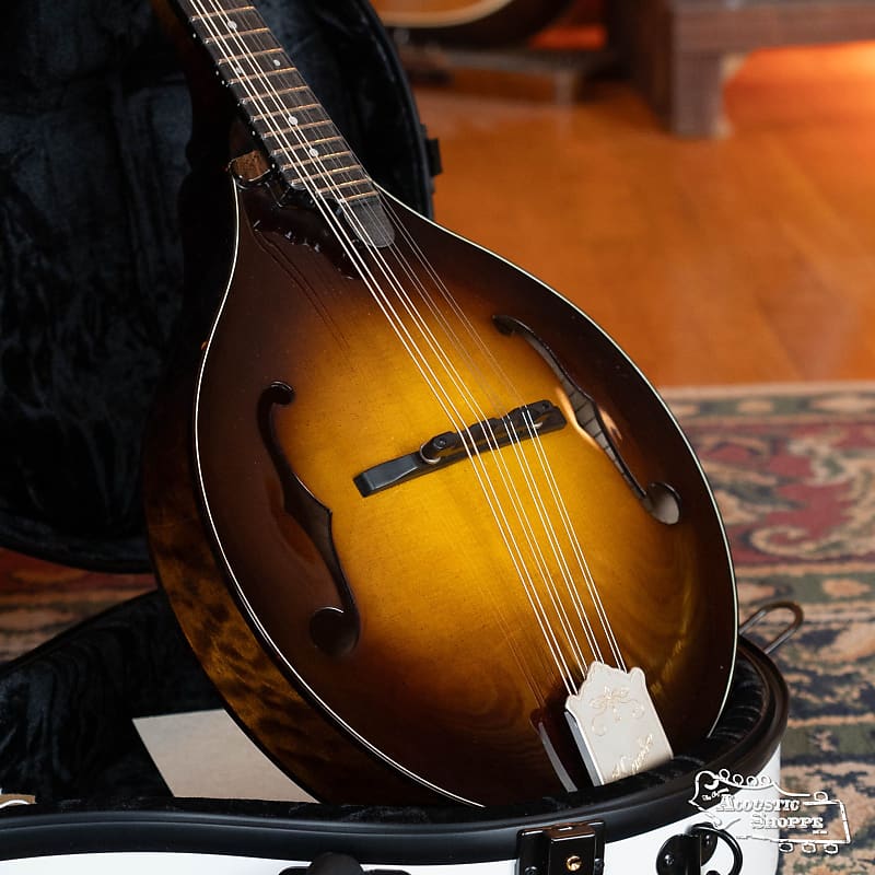 Hinde Custom A-Style German Spruce/Quilted Maple Mandolin | Reverb