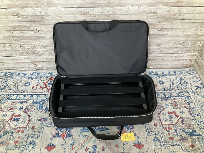 Used Pedaltrain CLASSIC 2 W/GIG BAG | Reverb