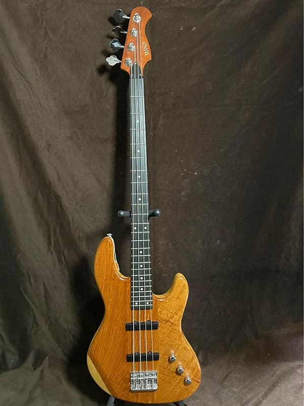 Wolf Jazz Bass Guitar | Reverb