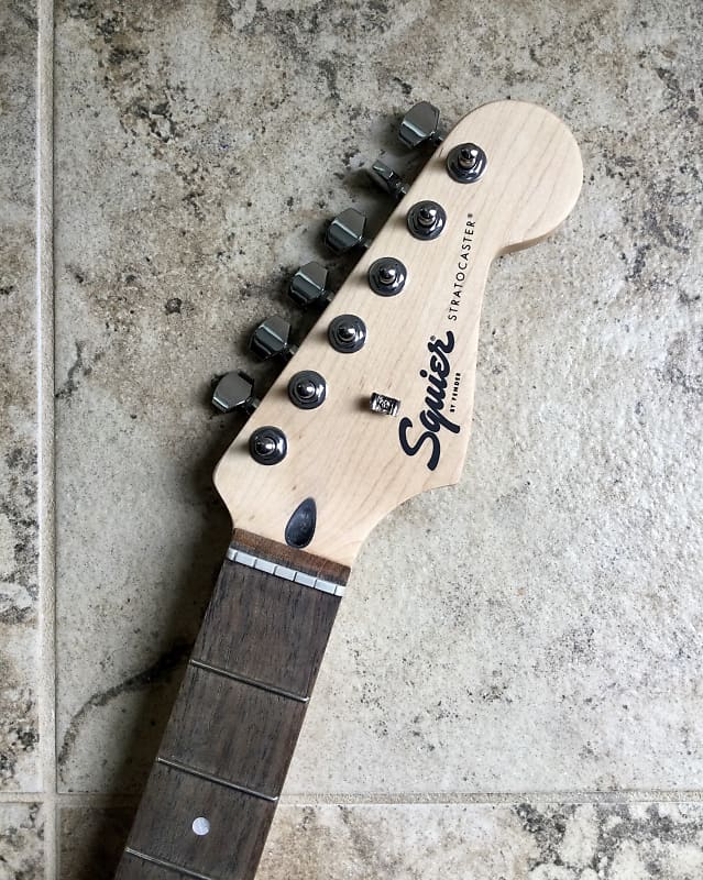 Squier Maple Neck Sonic Stratocaster 2023 Laurel Fingerboard | Reverb