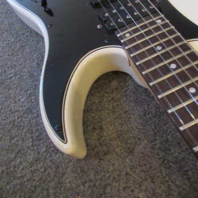 Yamaha RGZ-321 P White | Reverb