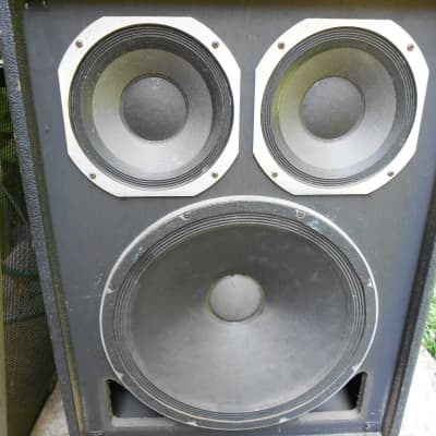 Peavey 1810 Scorpion Bass Cabinet | Reverb