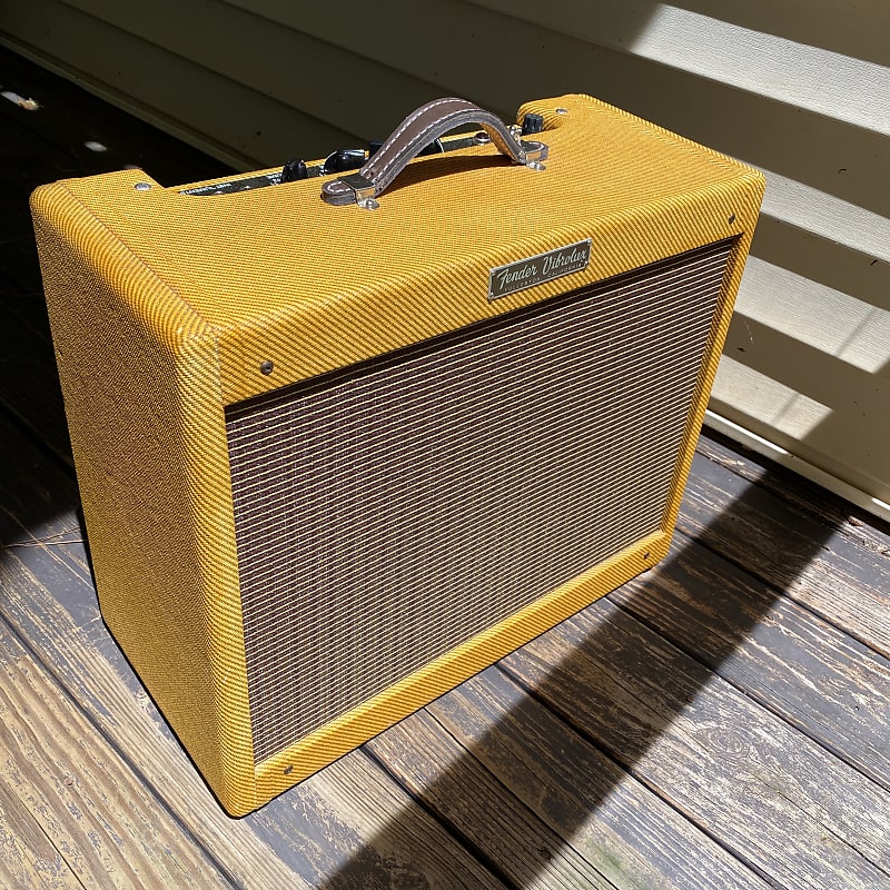 Mojotone 5F11 Fender Vibrolux tweed clone lacquered Celestion | Reverb