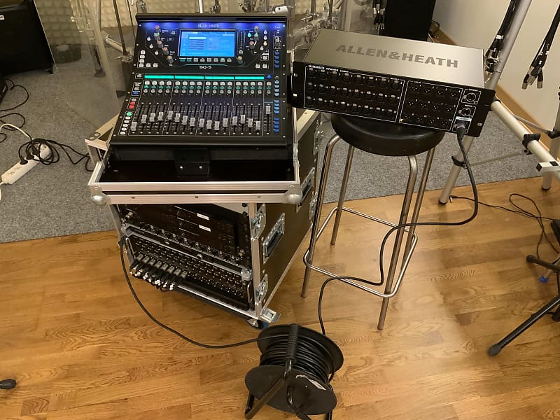 Allen & Heath SQ-5 Digital Mixer + AR2412 stage box + Flyht | Reverb