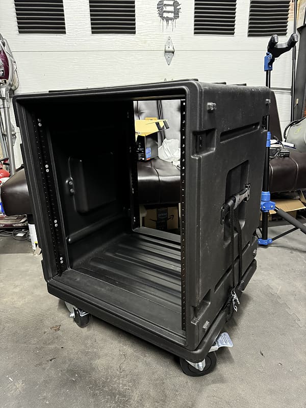 SKB 12u Rack Case with Wheels | Reverb