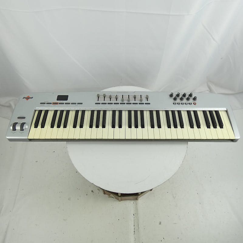 Used M-Audio OXYGEN 61 Controllers 61-Key | Reverb