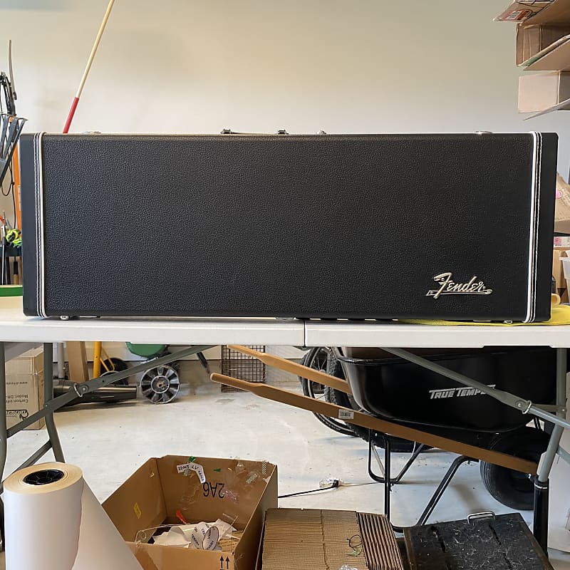 Fender Classic Series Tolex/Wood Case MINT 23036 | Reverb