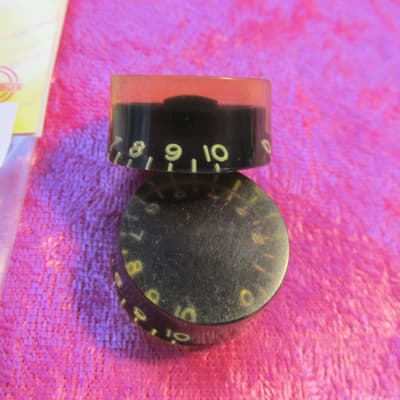 Montreux Gibson style aged black speed knobs | Reverb Canada