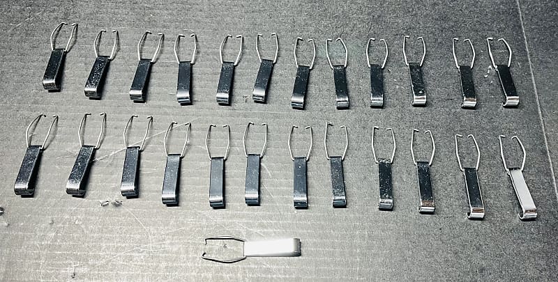 Remo PTS Drum Head Clips (Small 1.5”) 80’s - Chrome | Reverb