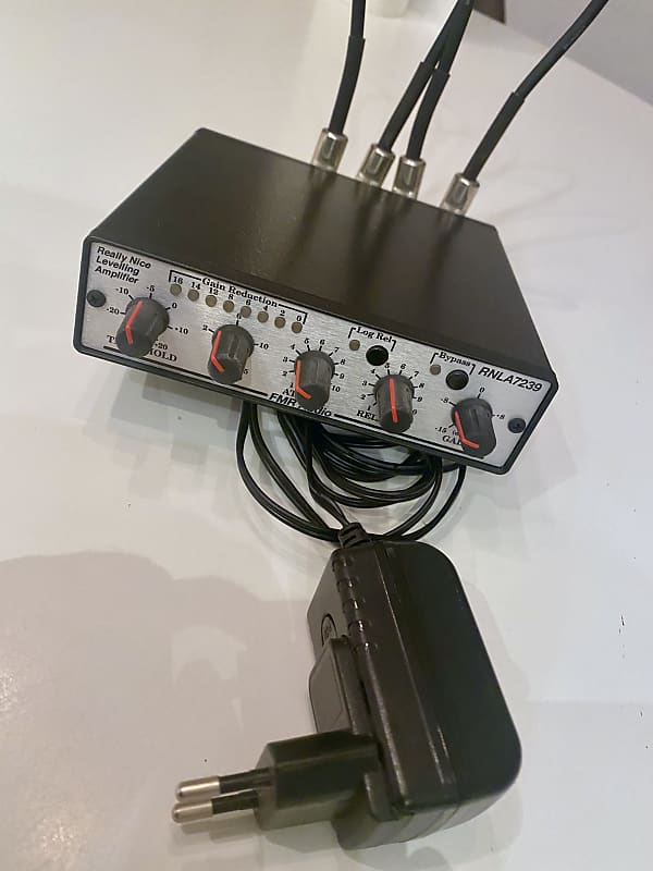 FMR Audio Really Nice Leveling Amplifier RNLA 7239 2000s | Reverb