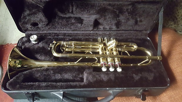 Simba Student Model Brass Bb Trumpet w/Mouthpiece & Case, | Reverb