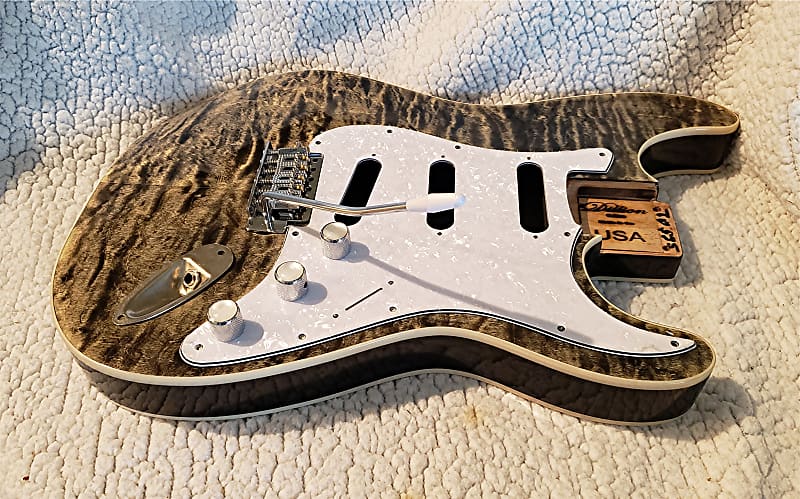 Killer USA made, Quilt maple top,double bound, | Reverb Deutschland