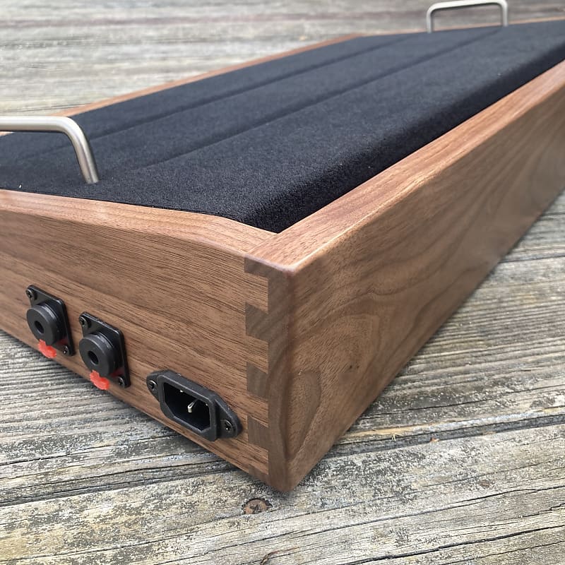 Conway Craftings Wooden Pedalboard Walnut Wood 2024 Satin | Reverb