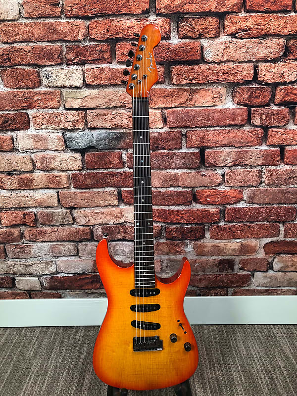 Fender Showmaster 2003-2004 - Sunburst | Reverb