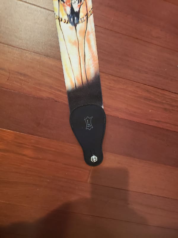 LEVEYS Bull Skull custom 3 " with Schaller strap locks. 2017 | Reverb