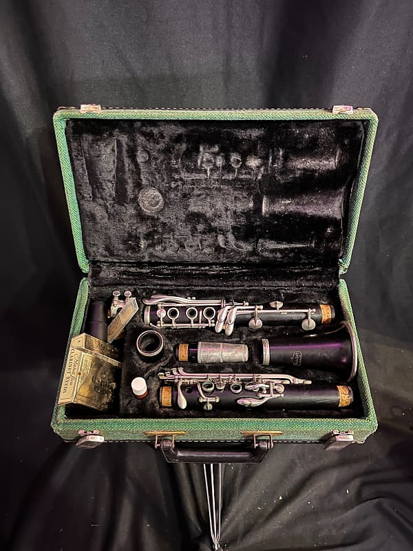 Noblet Paris Wooden Clarinet with Green Leblanc case | Reverb