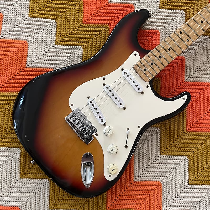 Harmony Strat - Great and Vibrant Strat! - Sparkly Sounding | Reverb