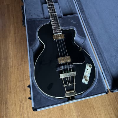 HOFNER HOLLOW BODY MODELS bass guitars