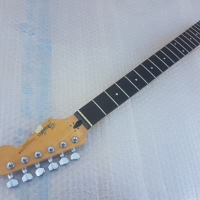 Fender 2023 Stratocaster Channel Bound Neck | Reverb Deutschland