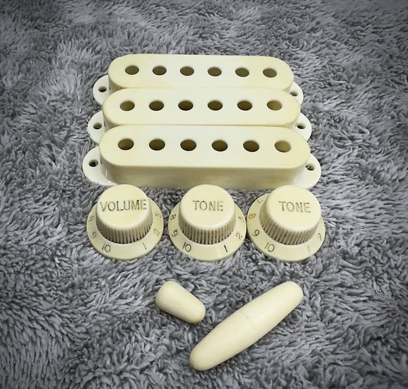 Mojo Guitars Strat Plastic Set - Aged Patchment | Reverb