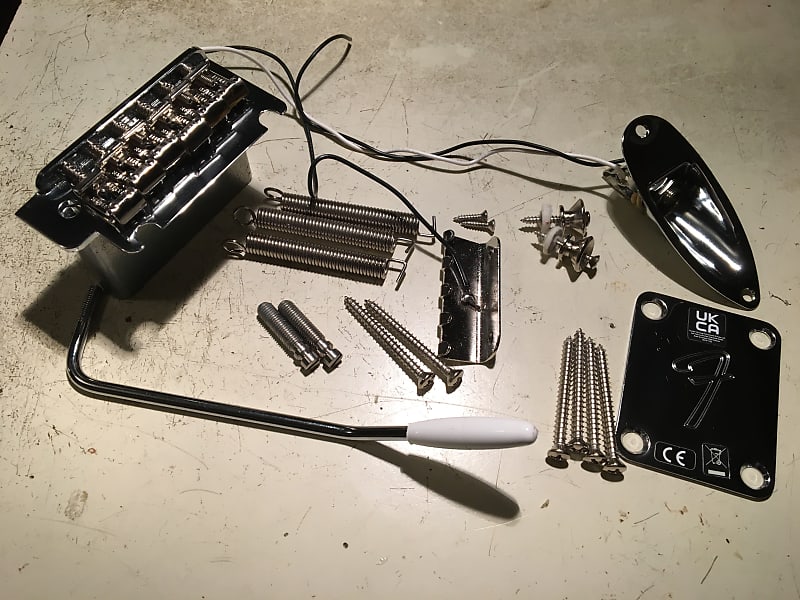 Fender Player Strat Stratocaster Hdw 2 Point Bridge F Plate | Reverb