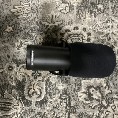 Samson Q9x Dynamic Broadcast Mic for Podcasting, Streaming | Reverb