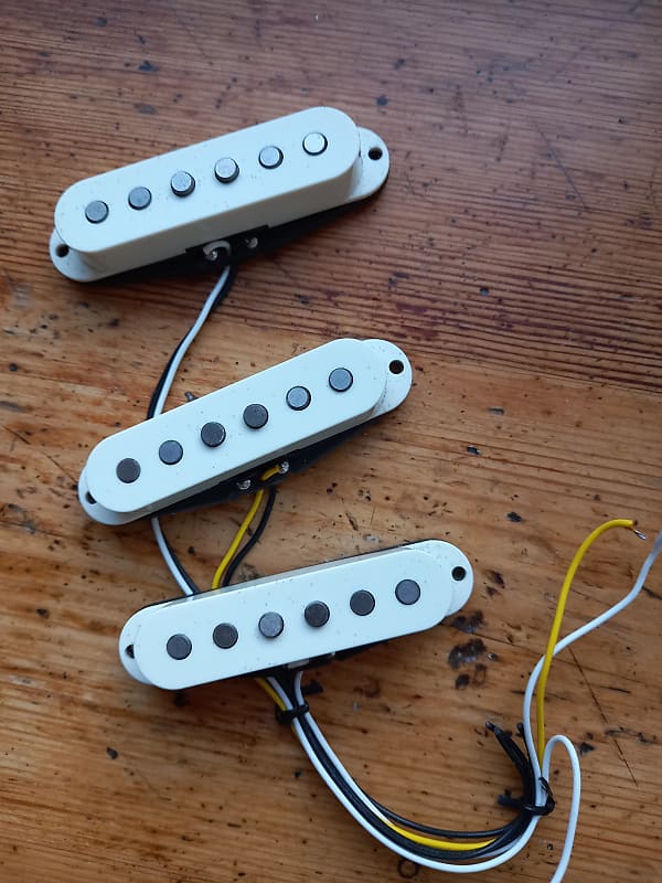 Squier Stratocaster classic vibe 60’s pickups | Reverb