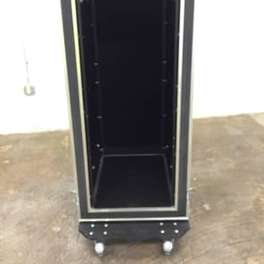 Kent Custom Case ATA 30u Shockmount Rack Road Case 2015 Used | Reverb