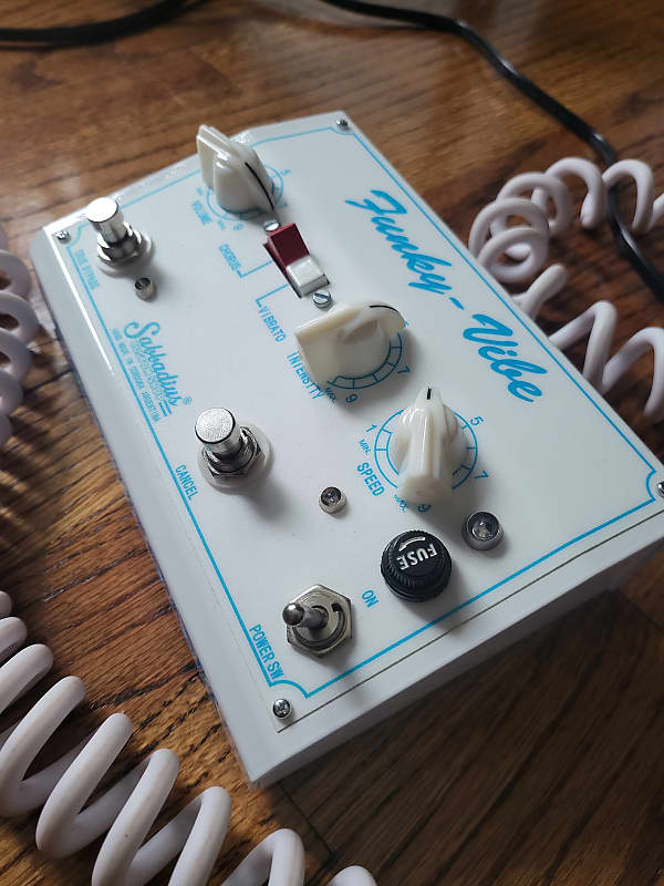 Sabbadius Funky-Vibe Woodstock 2021 - White | Reverb