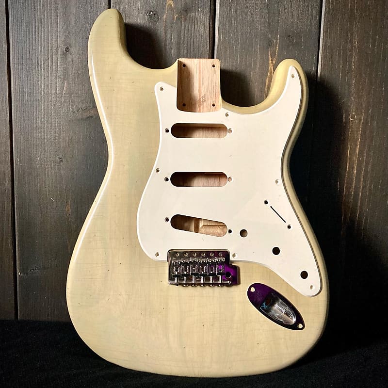 Relic Aged White Blonde Stratocaster Light weight Swamp | Reverb UK