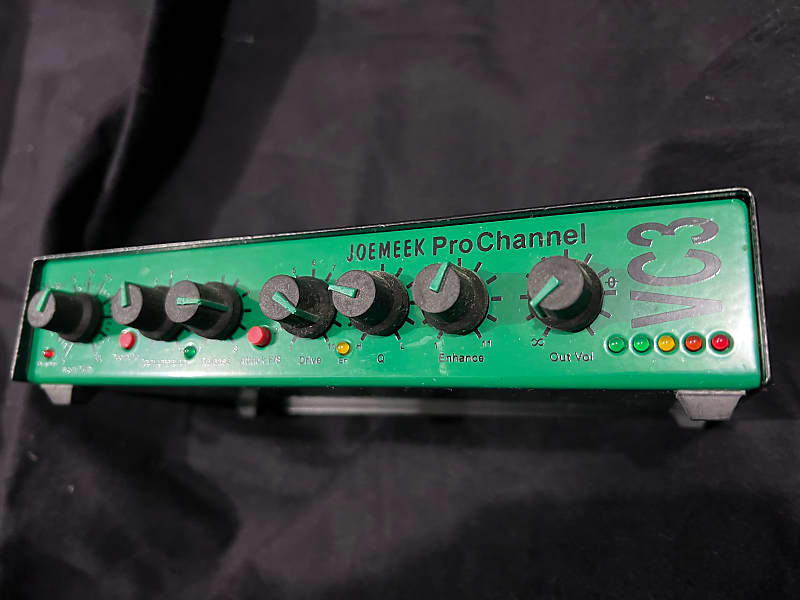 Joe Meek VC3 Mic Pre / Compressor / EQ | Reverb