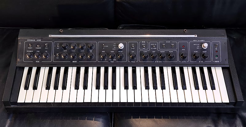 Analog monophonic synthesizer Nuova Elettronica LX-520 (1982) | Reverb