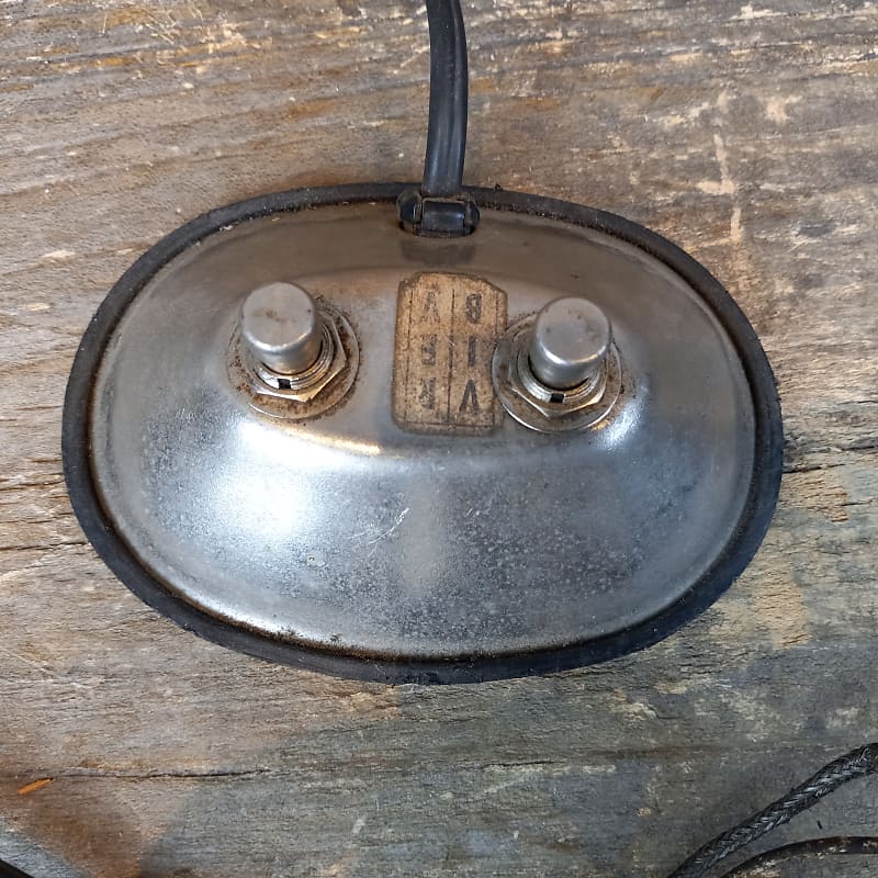 Fender 2 Button Reverb/Vibrato RCA Footswitch for Deluxe Twin | Reverb