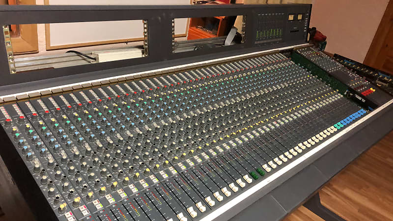 Soundcraft B400 - Broadcast Console 56 Channel Frame TOP | Reverb