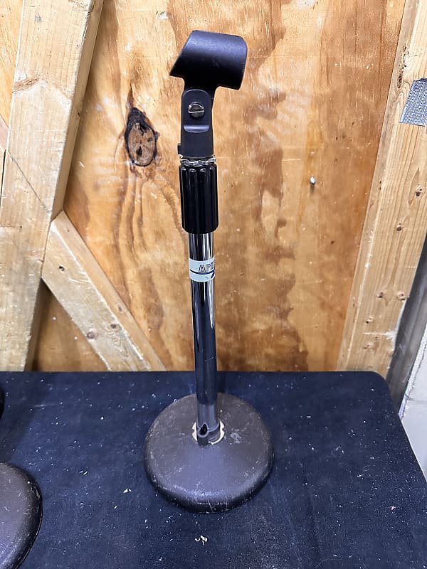 Apex Round Base Adjustable Table Top Mic Stand w/Clip - Seven | Reverb