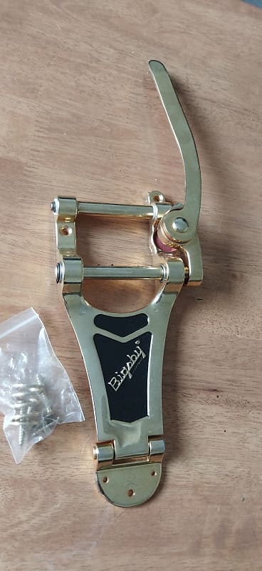 Bigsby B700 - Gold | Reverb