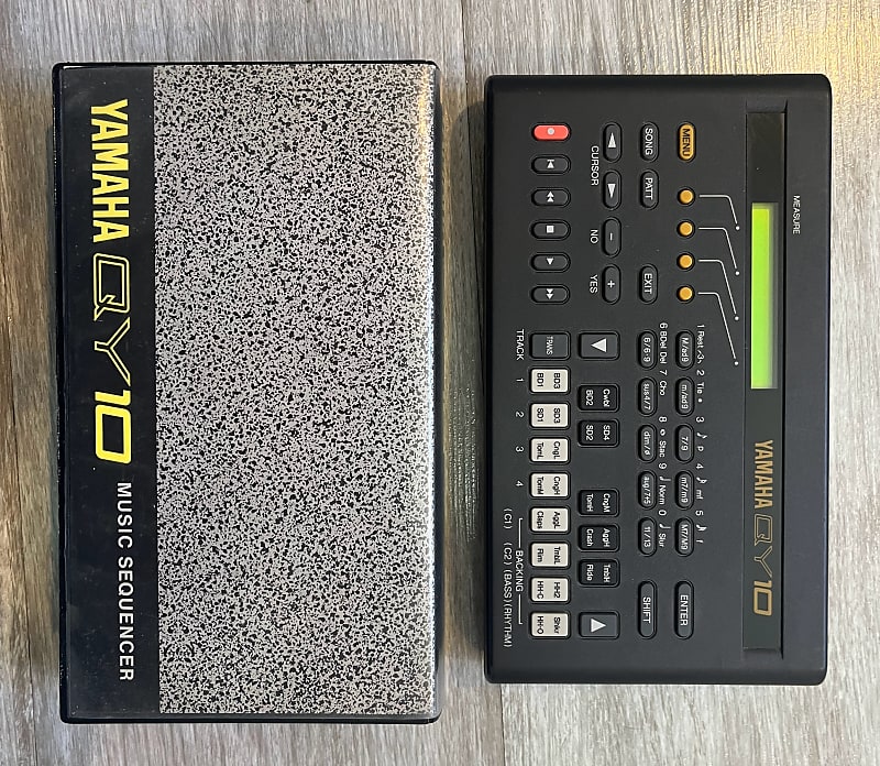 Yamaha QY10 1990s - Black | Reverb