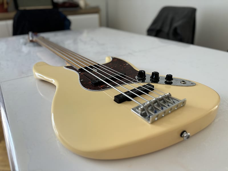 Sire V5 Marcus Miller 5 cordes Fretless | Reverb