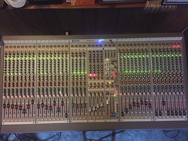 APB Dynasonics ProDesk 4 x 32 with road case! | Reverb