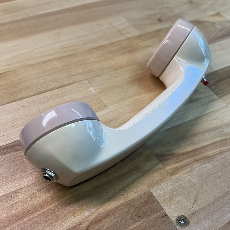 Rosette Telephone Microphone 2024 - Beige/rose | Reverb