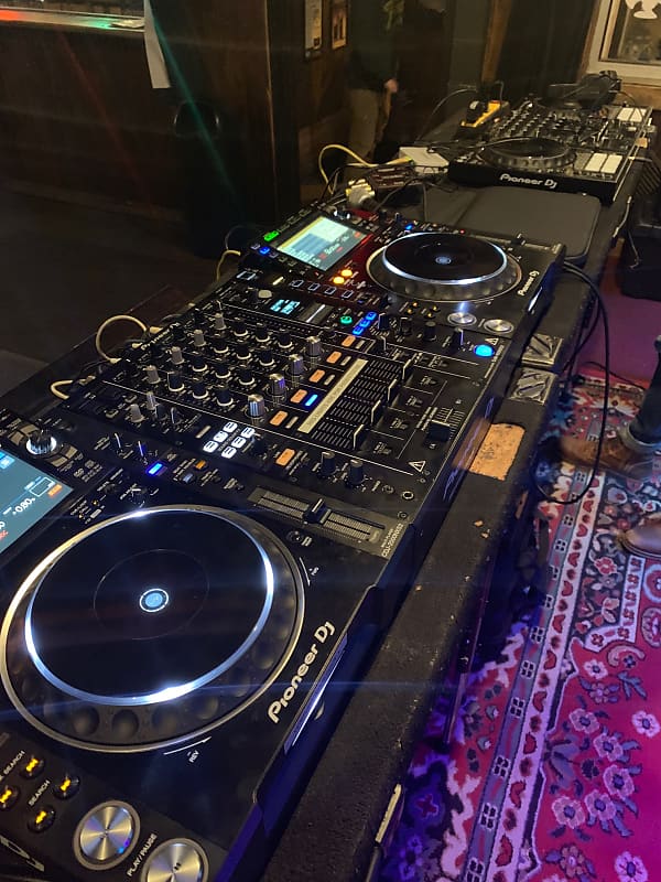 Pioneer Pro DJ Rig (2x CDJ2000nxs2, 1x DJM900nxs2, 3x Magma | Reverb