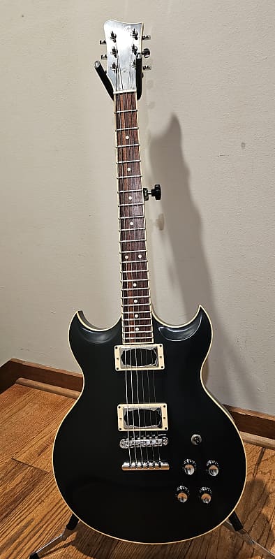 2011 First Act USA Custom Shop Lola DC Black Double Cut RARE! | Reverb