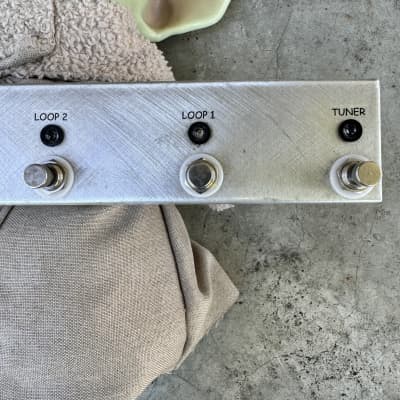 Loop Master 4 Channel Loop Switcher w/ Tuner and Tap | Reverb