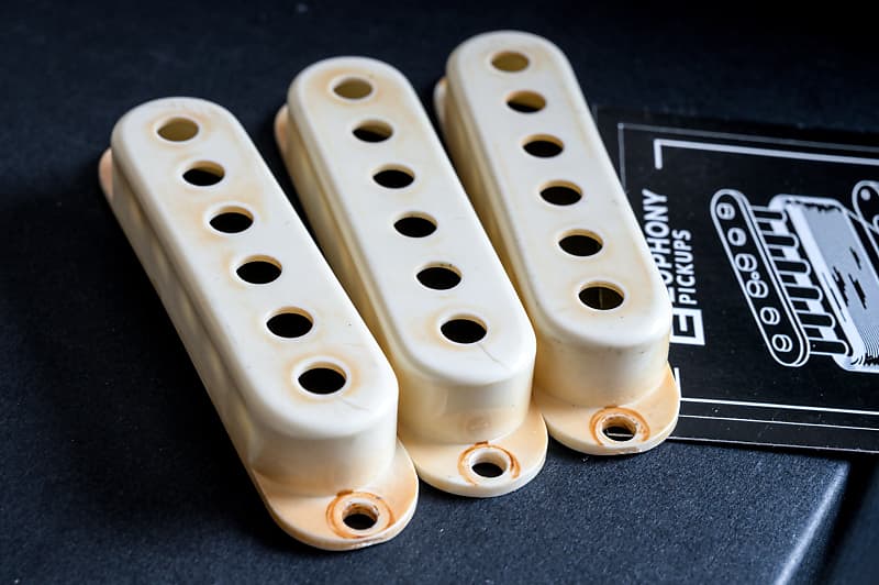 Fender Stratocaster Relic Pickup Covers - Ivory aged white | Reverb UK