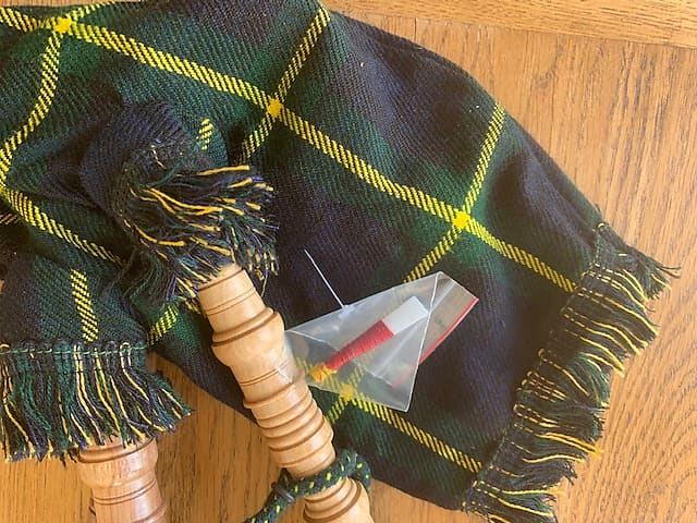 Clinkscale Mini Bagpipes with Reed 2023 Gordon Tartan | Reverb