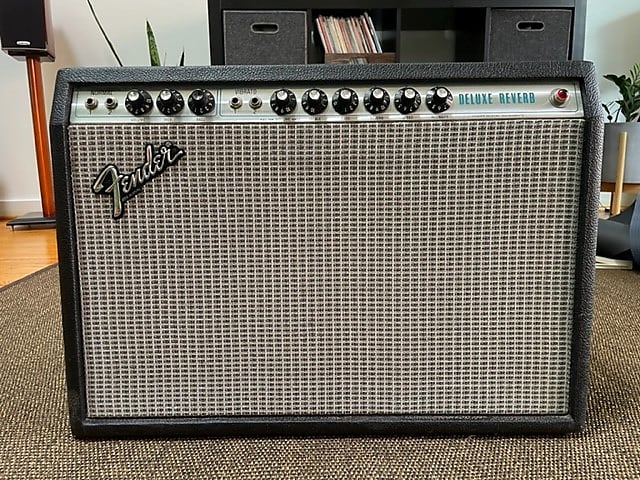 Fender Deluxe Reverb 2-Channel 22-Watt 1x12" Guitar Combo | Reverb